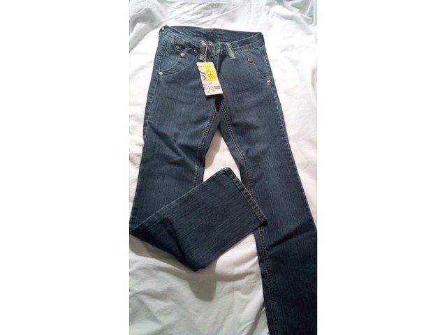 NOVE FARMERKE