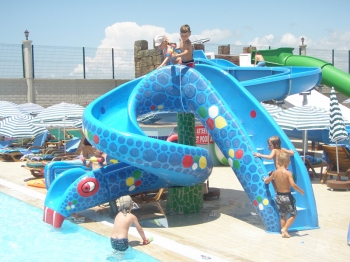 AKVAPARK- tobogani i oprema za akvapark >> KOBRA