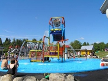 AKVAPARK- tobogani i oprema za akvapark >> VODENi DVORAC 100