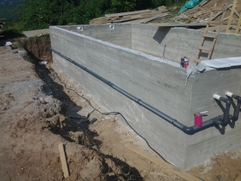 Izgradnja bazena >> skinuta oplata posle betoniranja
