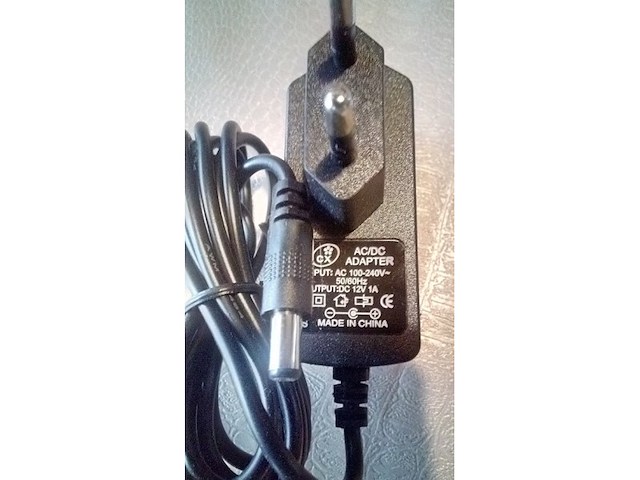 Adapter punjac 12V 1A NOVO