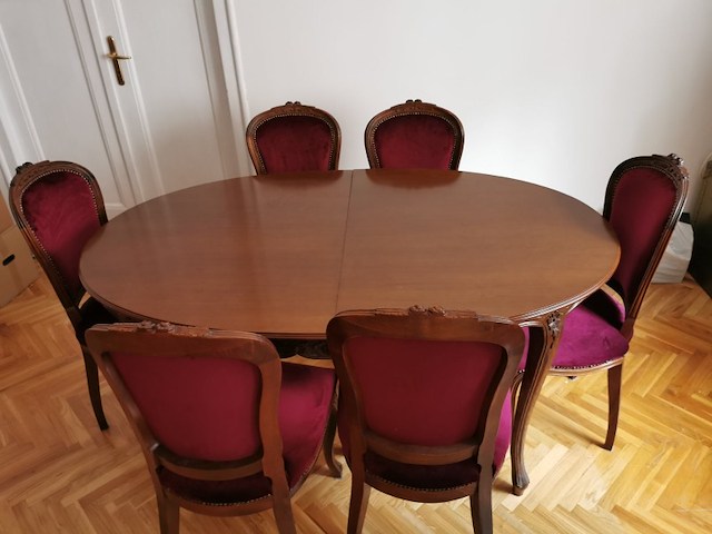 Stilski trpezarijski sto sa sest stolica