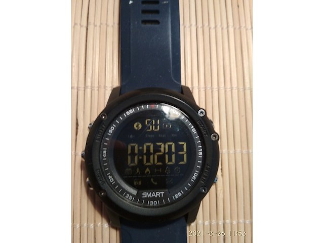 PAMETNI SAT (Smart watch)