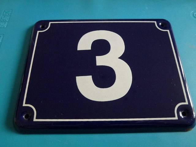 Emajlirana tabla sa kućnim brojem 3