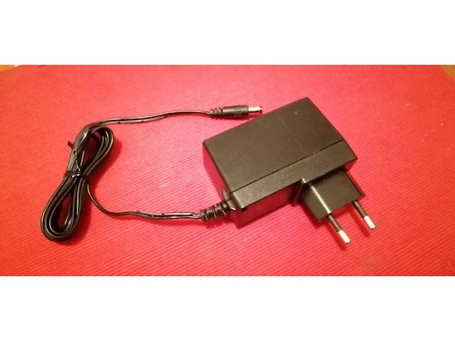 Adapter 12V 2,5A