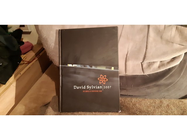 DAVID SYLVIAN - The World Is Everything - knjiga + cd