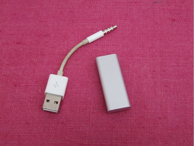Apple iPod shuffle 3rd Gen 4GB +kabl ORIGINAL +GARANCIJ