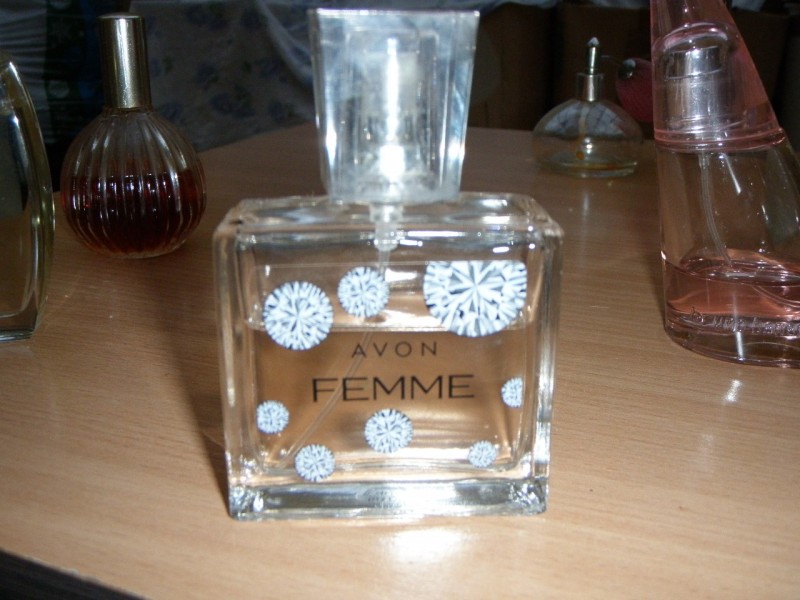 AVON FAMME==OSTALO25ML