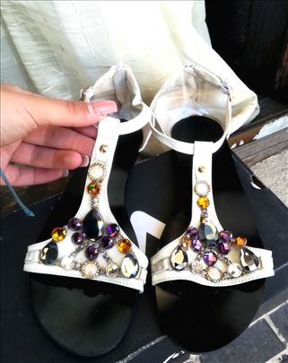 Rasprodaja ženske sandalice