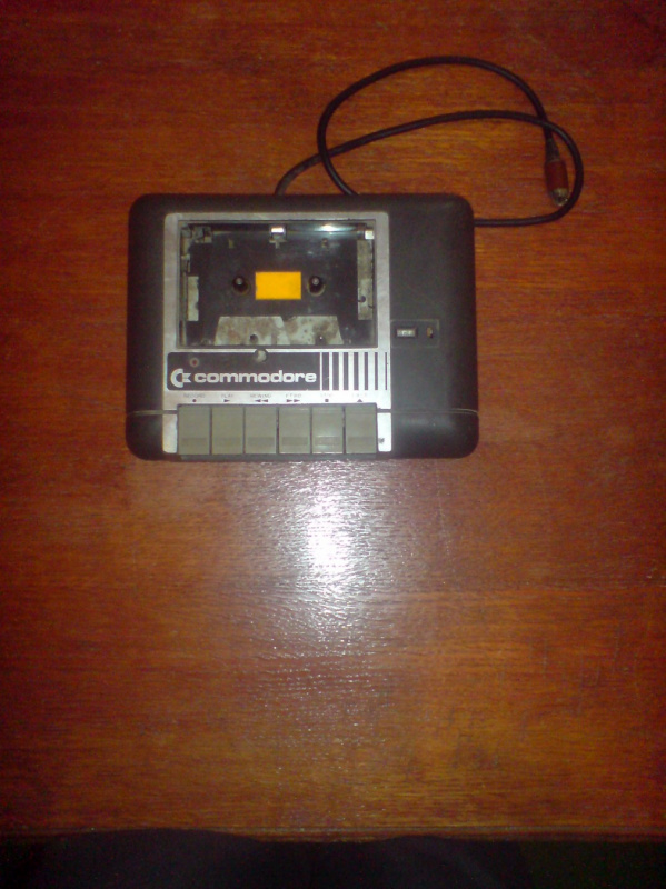 kasetofon za commodore 64