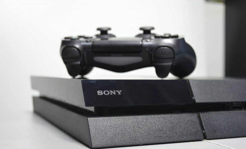 Izdavanje Sony PlayStation 4 konzola i igrica