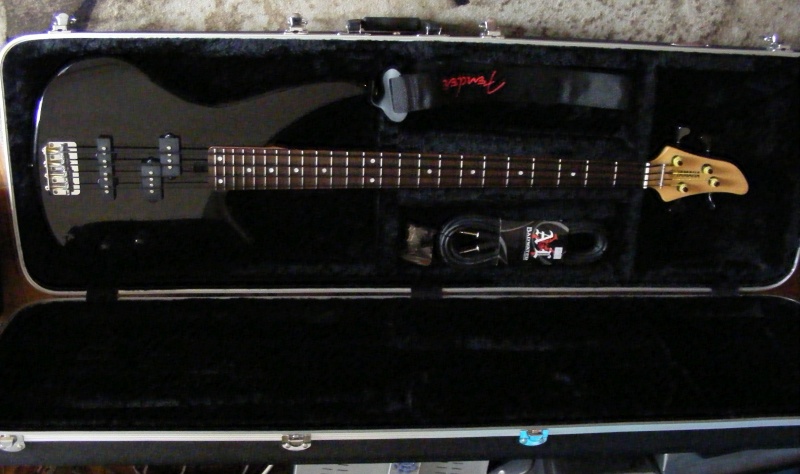 Yamaha bass gitara