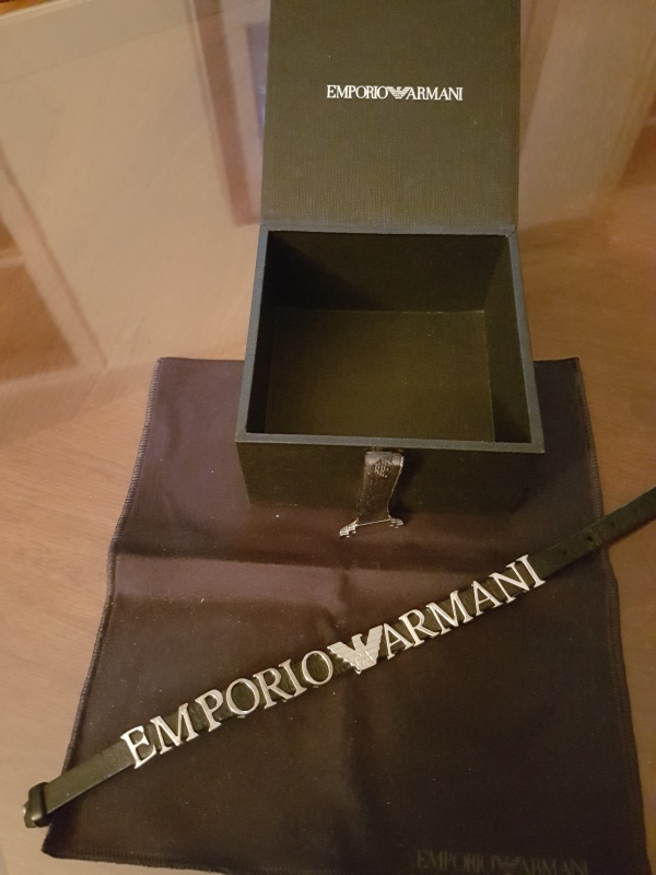 Prodajem Emporio Armani narukvicu povoljno!!!