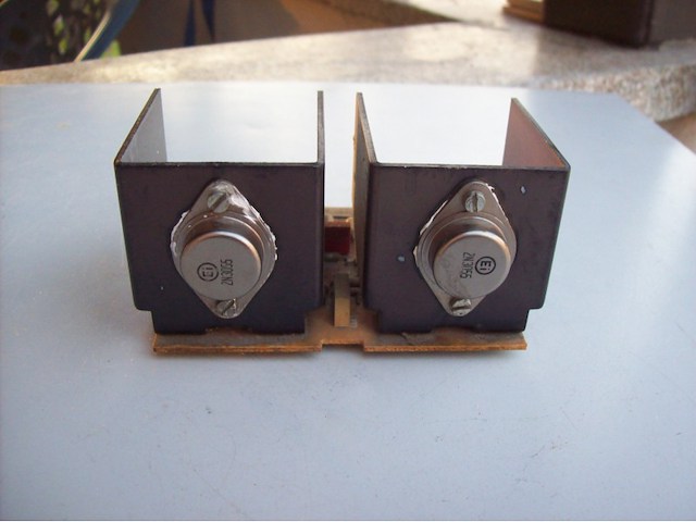 Tranzistori 2N3055 sa hladnjakom i stampanom plocicom