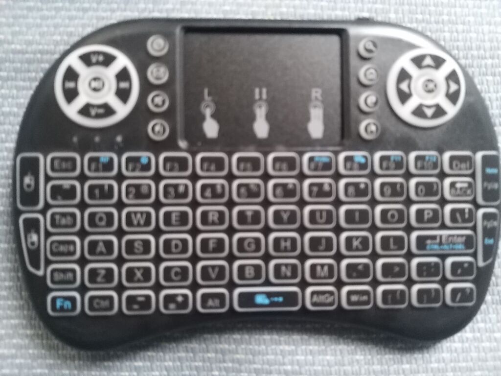 Mini Keyboard bežična tastatura i mis sa pozadinskim osvetljenjem nova