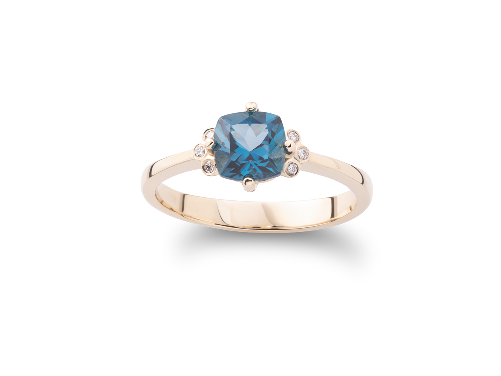 Prsten sa „cushion cut“ London blue topazom i dijamantima