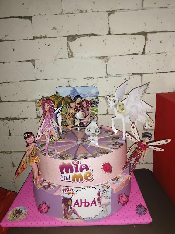 Kartonska torta Mia i ja