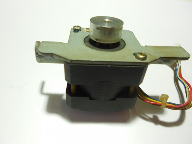 STEP MOTOR