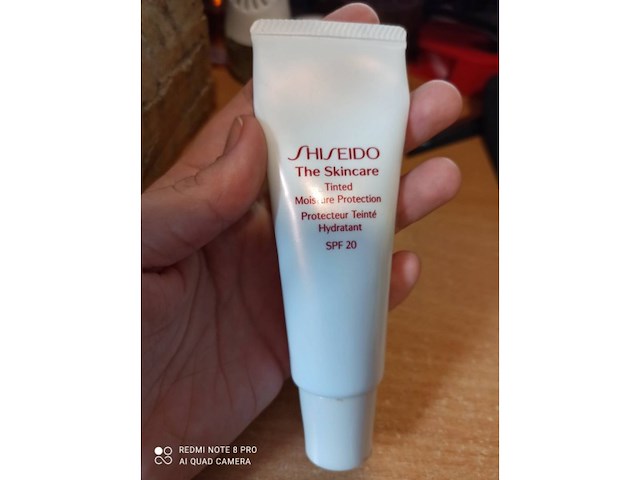 Shiseido The Skincare tonirana krema-puder spf 20