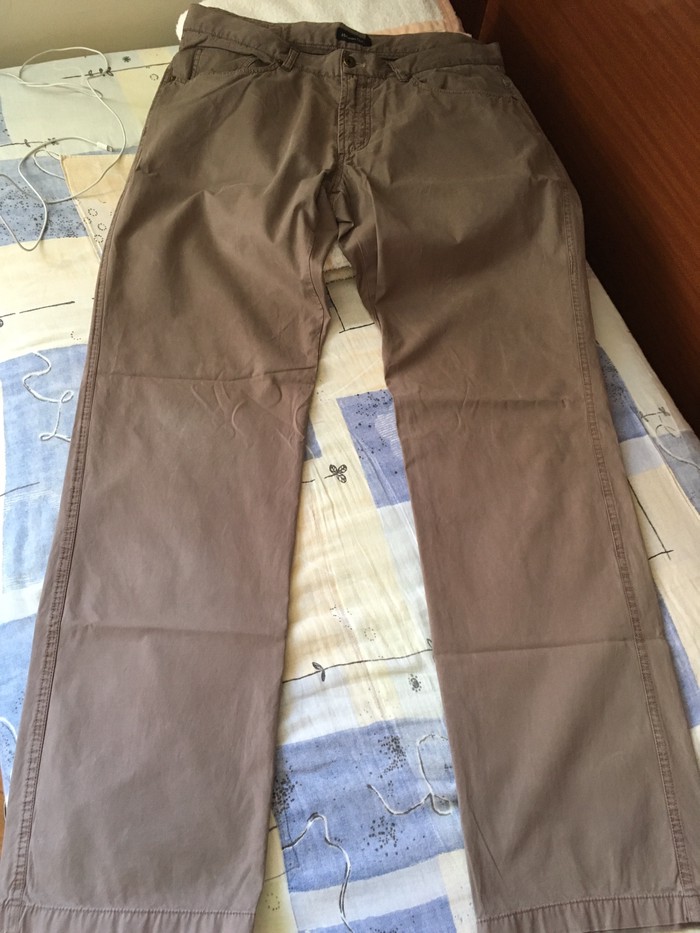 Farmerke Massimo Dutti, bež-braon br.48, u odličnom stanju. Dužina