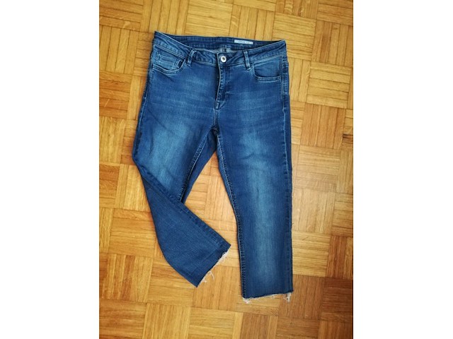 ECD JEGGING FIT SAVRŠENE 7/8 FARMERKE VEL. 28