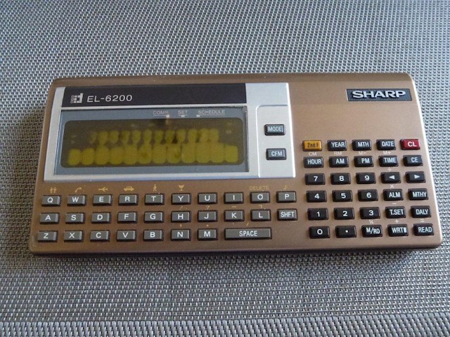 SHARP EL-6200 Calculator/Organizer - NEISPRAVAN