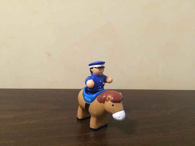 WOW toys Police