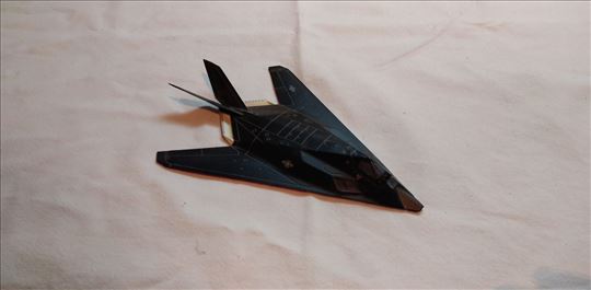 Avion Amercom LOCKHEED F 117.Skala 1:144.Prednji