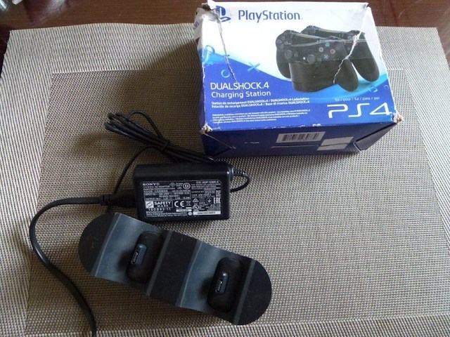 Sony CUH-ZDC1 punjač za PS4 (Dualshock Charging Station