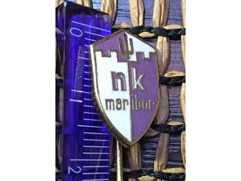 znacka nk Maribor fudbal emajl (1344.)