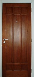 UV045
Ulazna vrata sa profilacijom furnir / drvo