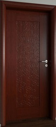 UV120
Ulazna vrata sa gravurom furnir / drvo