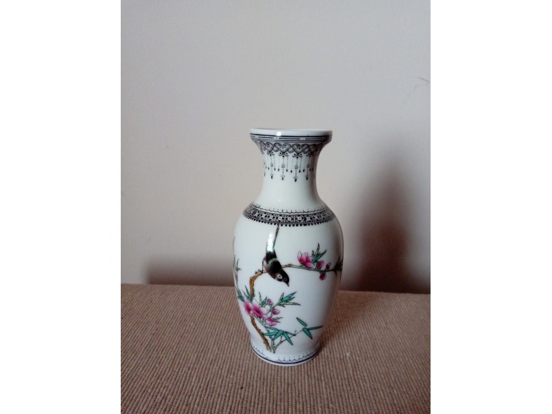 Vaza Zhongguo Jingdezhen Zhi od Porcelana iz 1970-ih