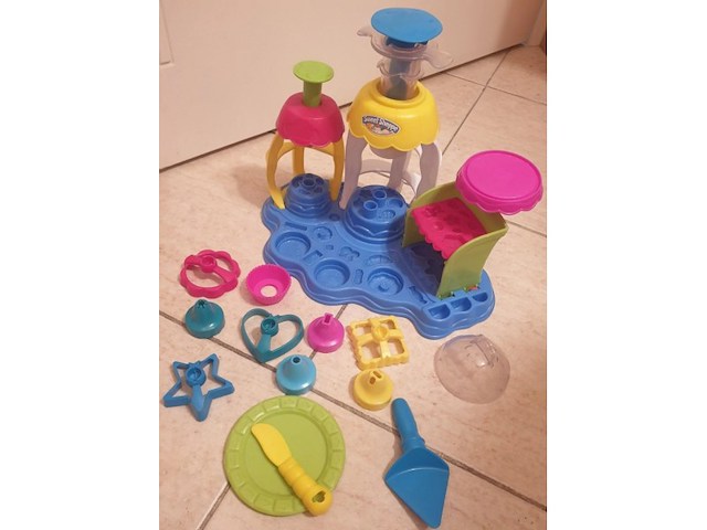 PLAY DOH poslasticarnica PEKARA sa mnogo nastavaka