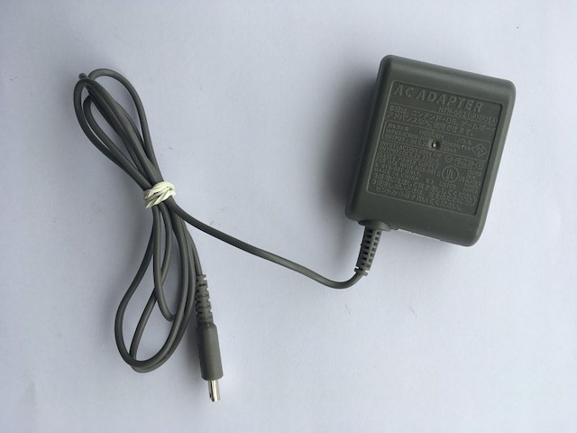 Nintendo NTR 002 JPN/USA adapter