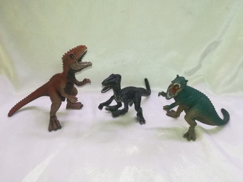 ** Schleich, 3 Dinosaurusa **
