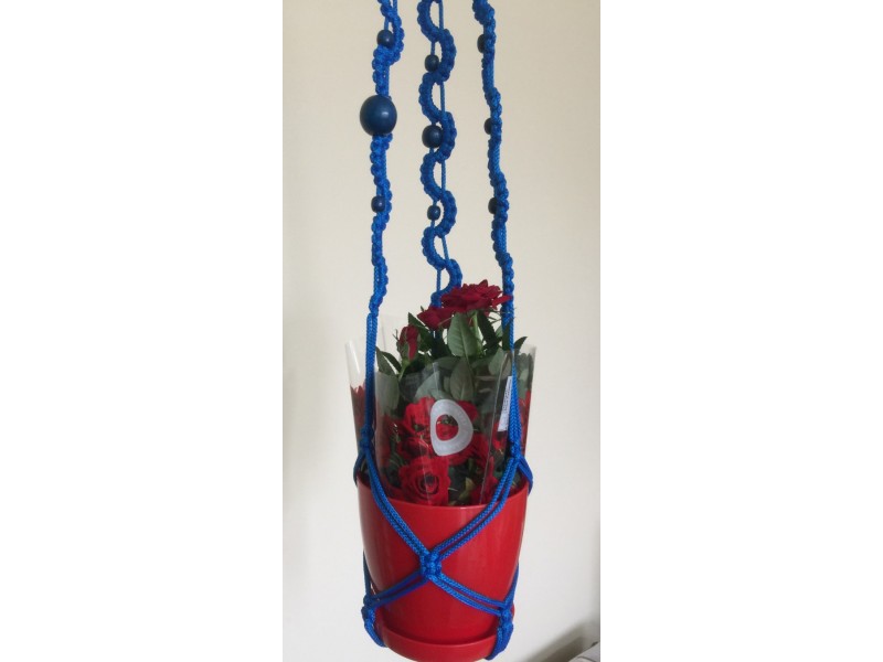 KRITSKO PLAVI ukrasni držac za cveće od gajtana i perl