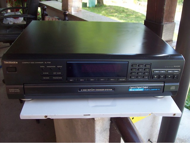Techhics COMPACT DISC CHANGER SL-PD6 OPTICAL  OUT