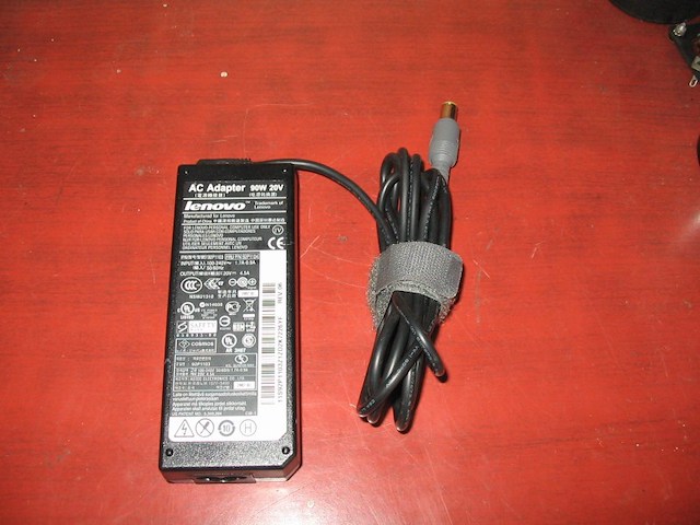 Punjac Lenovo 20v 4,5A sa iglicom