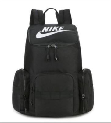 Nike-ranac-odličan kvalitet-više džepova