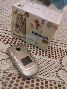 Продајем мобилни телефон nokia 2760