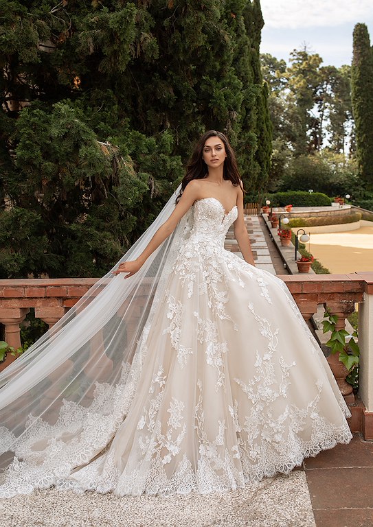 Pronovias / Elcira