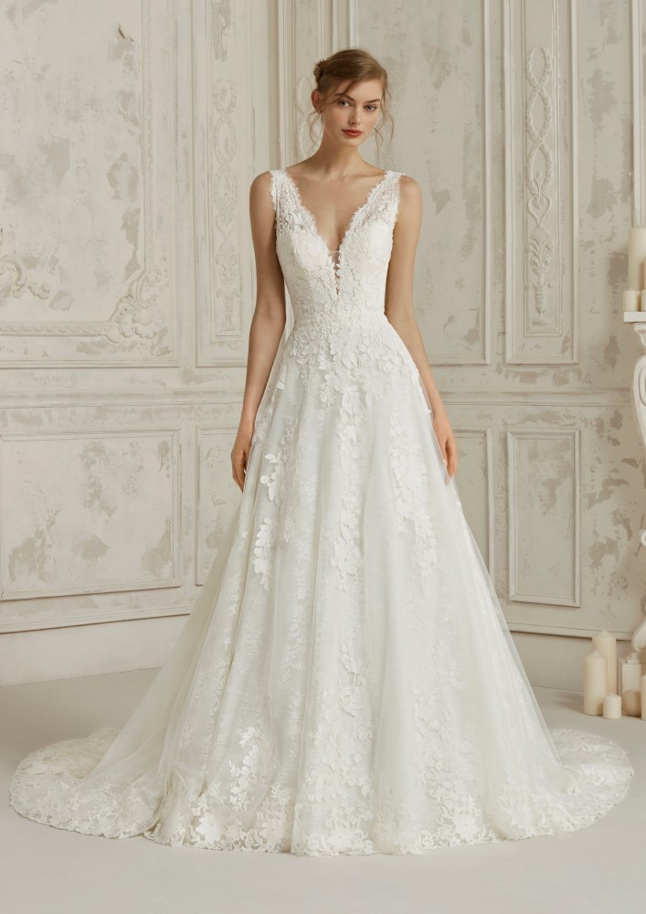 Pronovias / Maggie