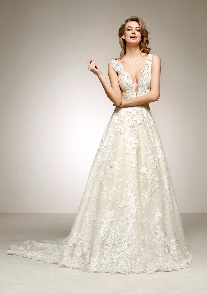 Pronovias / Devany