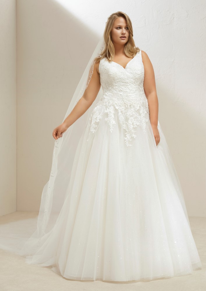 Pronovias / Mary Plus