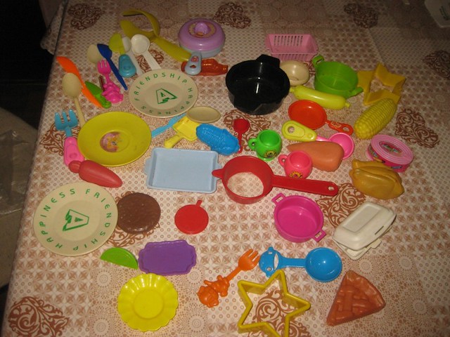 Plastične igračke za kuhinju (49 komada)