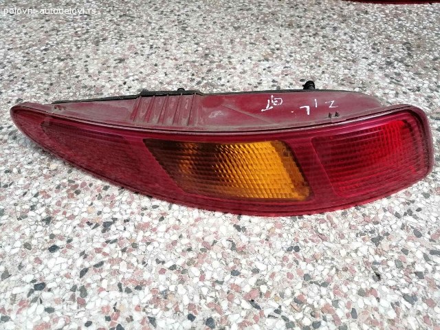 Alfa Romeo GT zadnji levi stop