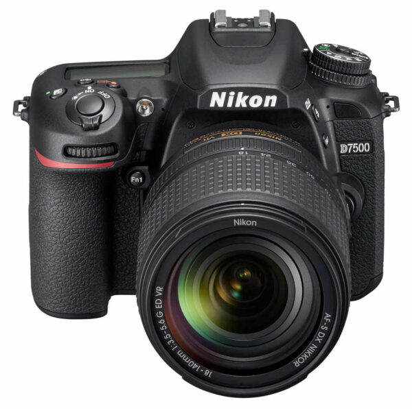 Nikon D 7500
+18-140 f/3.5-5.6G ED VR