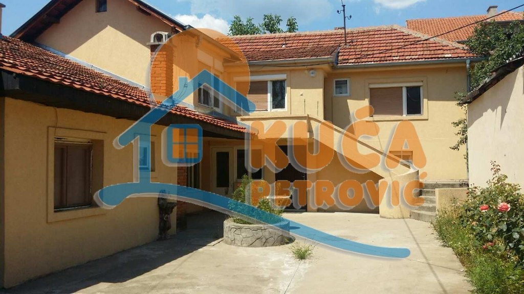 Apartmanska kuća 311m2, 5. 24a, Pantelej