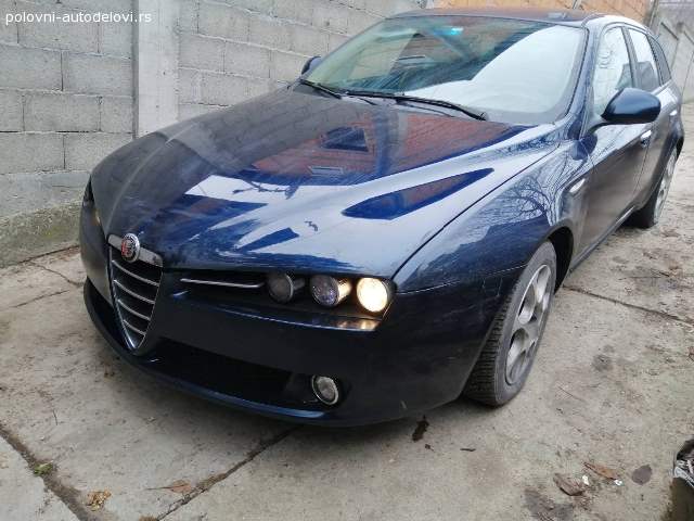 Alfa Romeo 159 hauba